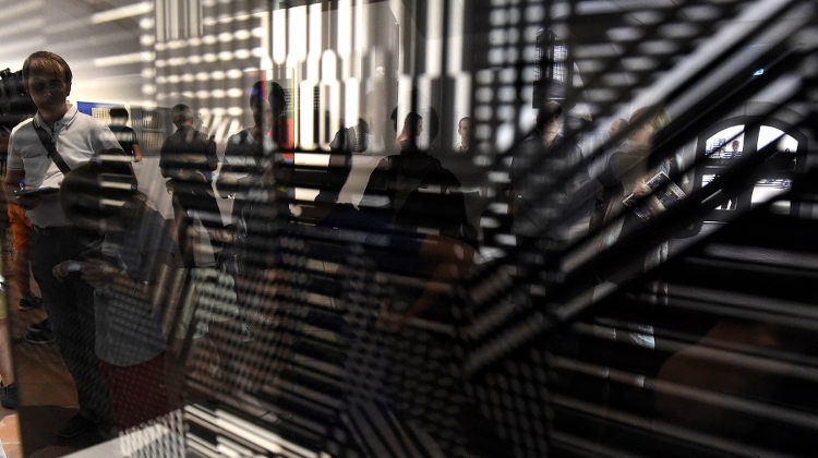 Top 5+1 Iconic Hungarian Visual Artists - XpatLoop.com