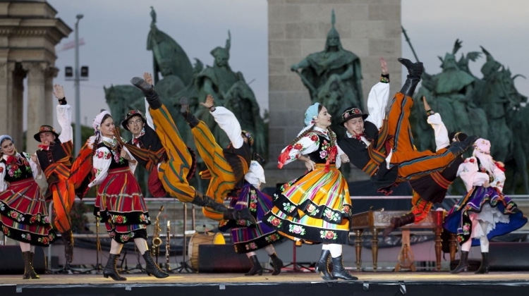 ’Danube Carnival’ In Budapest, Until 16 June - XpatLoop.com
