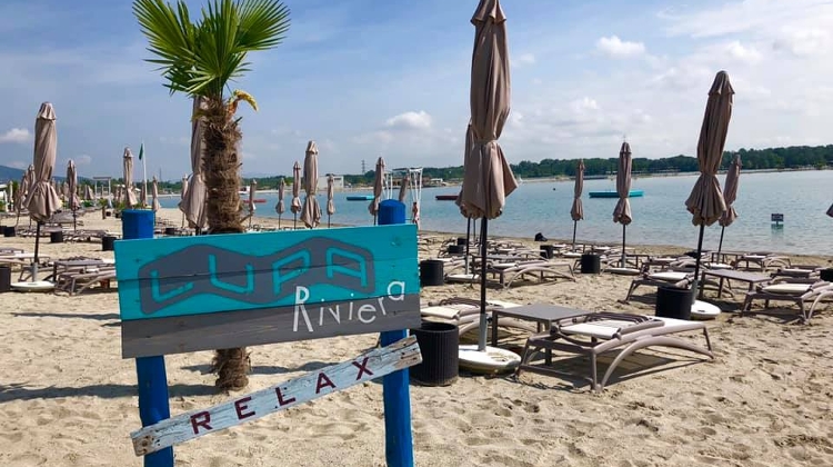 Enjoy A Summer Seaside Resort Feeling At Lupa Lake In Budakalász Near ...