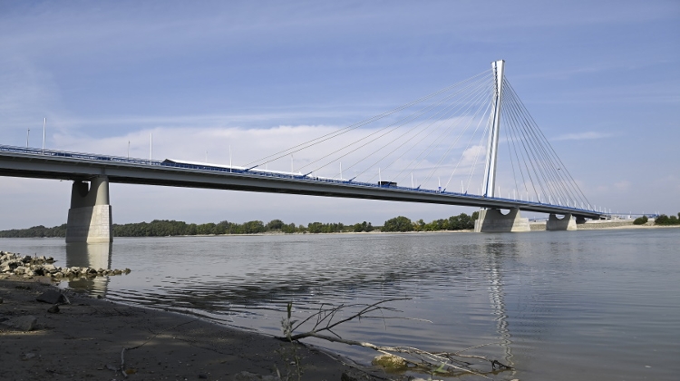 Video & Photos: Hungary-Slovakia Bridge Opened - XpatLoop.com