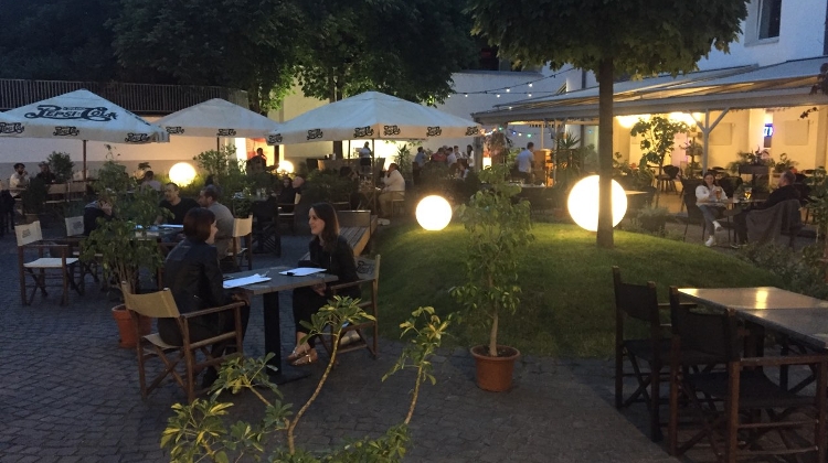 Introducing Fat Mama: The Cosy BBQ Garden In Middle Of Budapest’s Soho ...