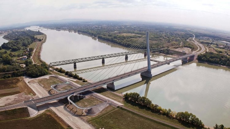 Video & Photos: Hungary-Slovakia Bridge Opened - XpatLoop.com