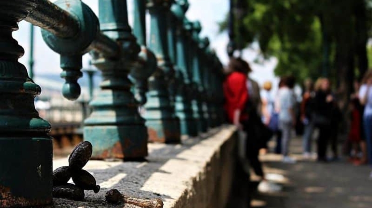 Budapest Photos: Special Hidden Mini Statues - XpatLoop.com