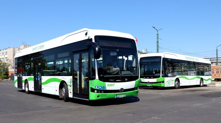 Electric Buses Made in Hungary Now Account for 80% of London’s Public ...