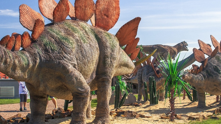 First Dinosaur Park in Hungary Now Open at Budapest Mall - XpatLoop.com