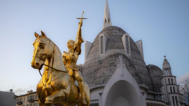 Jeanne d'Arc Coming to Hungary? - XpatLoop.com