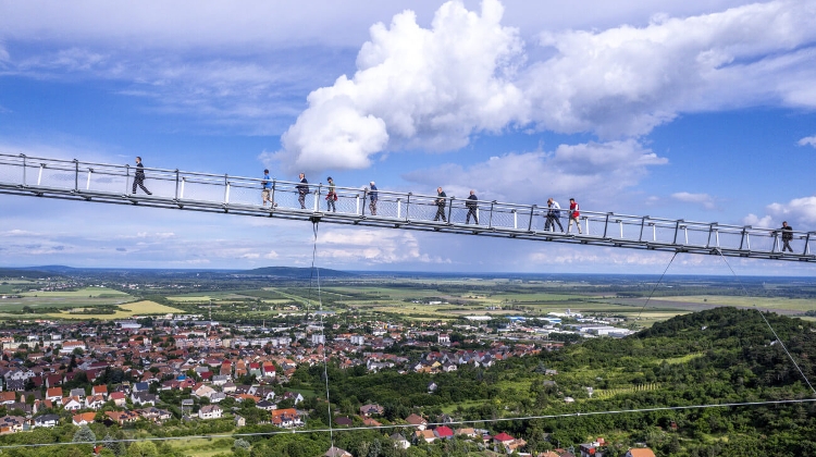 Hungary Wins New Guinness Record for World's Longest Span Pedestrian ...