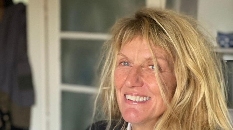 Surprising Expats: Kim Glass, Artist & Teacher - XpatLoop.com