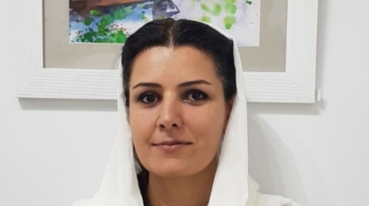 Marzie Malek, Painter in Budapest - XpatLoop.com